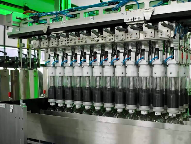 Bottle Case Packer | Performance Series | Delkor Systems